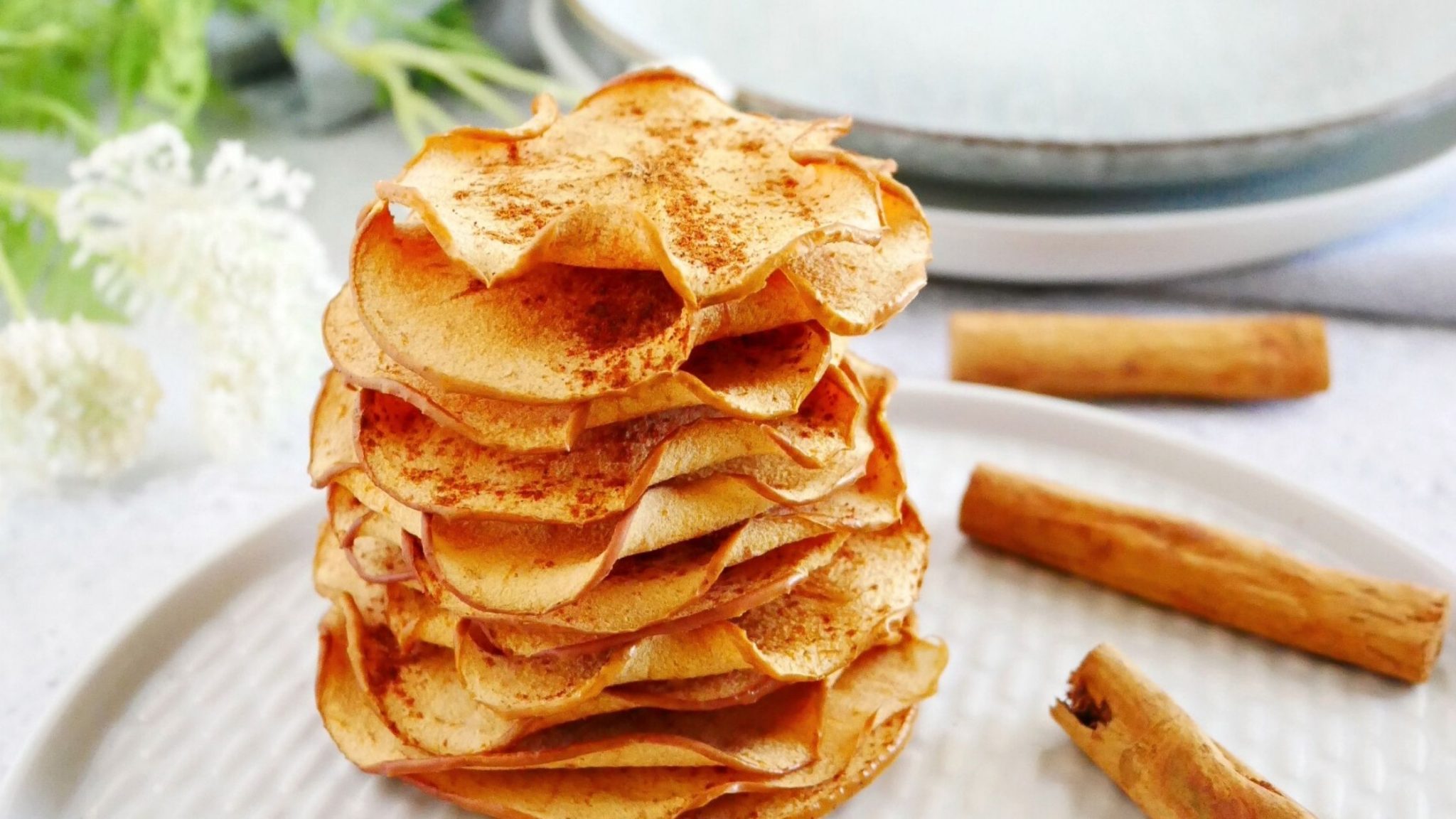 Crunchy Baked Cinnamon Apple Chips: Healthy Baked Snack